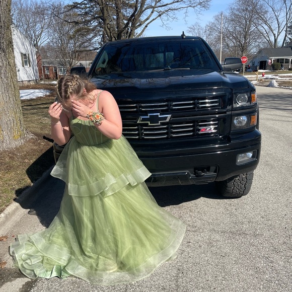Dresses | Size 12 Prom Dress Worn For Photos But Not To Prom And Needs ...